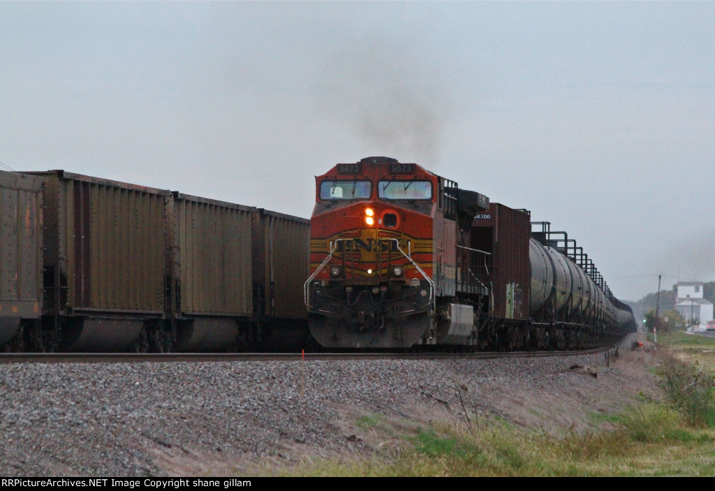 BNSF 5673